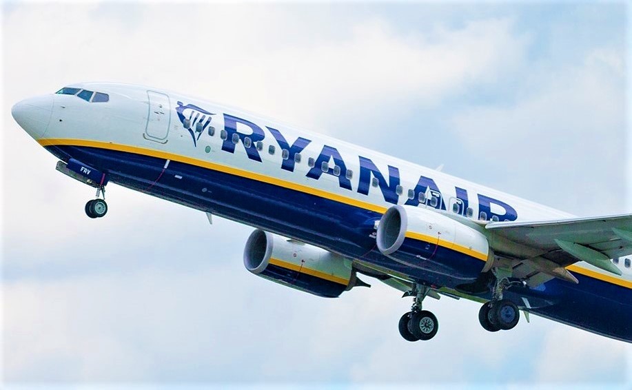Ryanair inn i turbulens og stanser Norge-rute - flysmart24.no