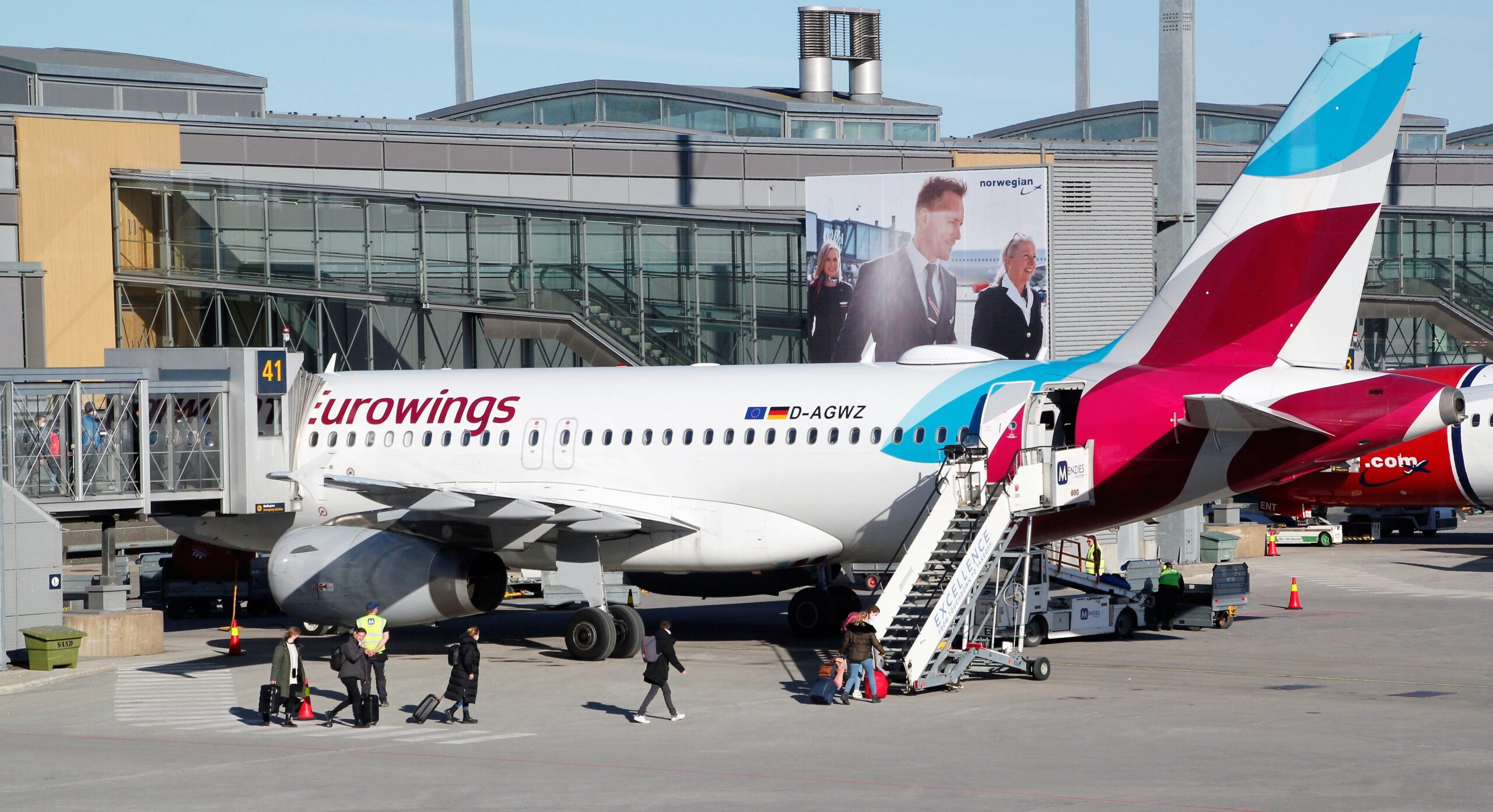 Betal billetten først, så får du vite hvor flyturen går - flysmart24.no